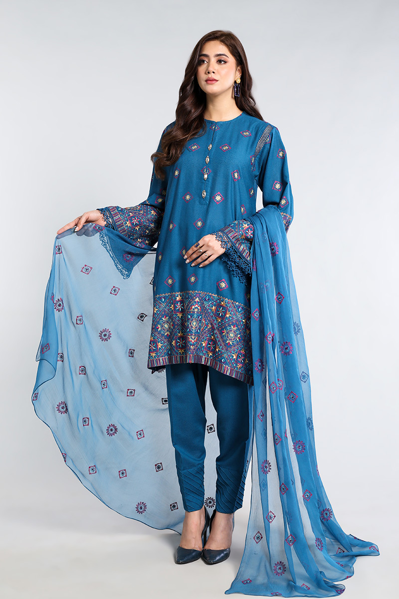 Iyan Range | Bareeze