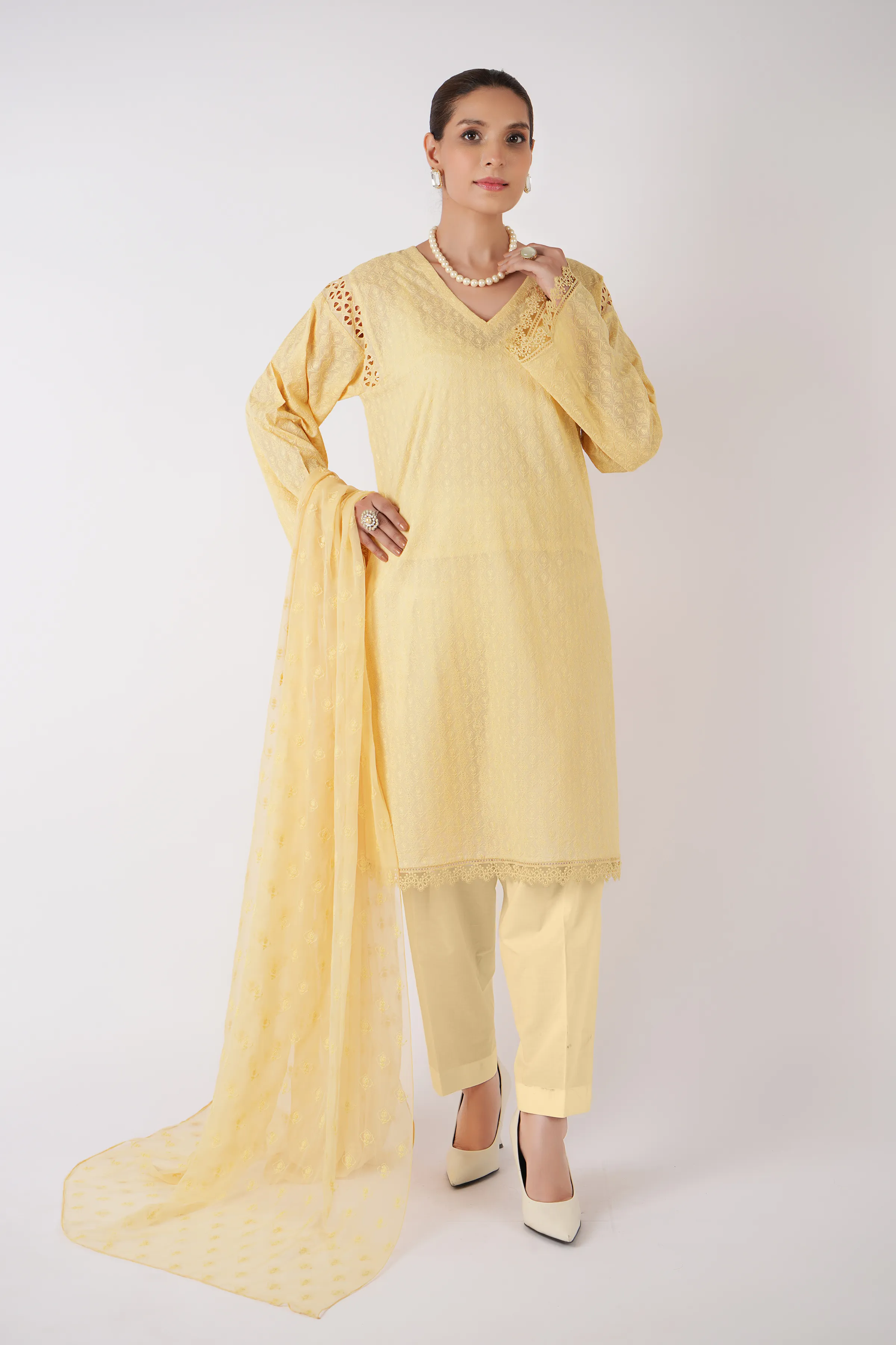 MUGHAL CHARM 01 | Bareeze