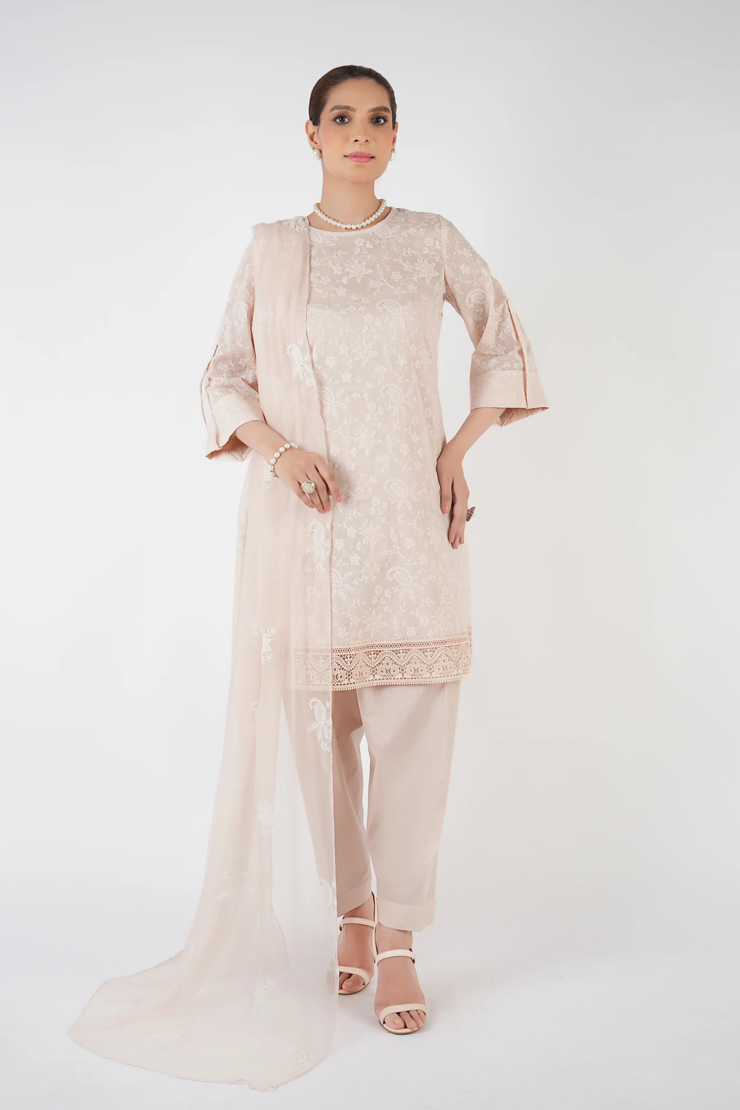 AKAS SHADOW WORK | Bareeze